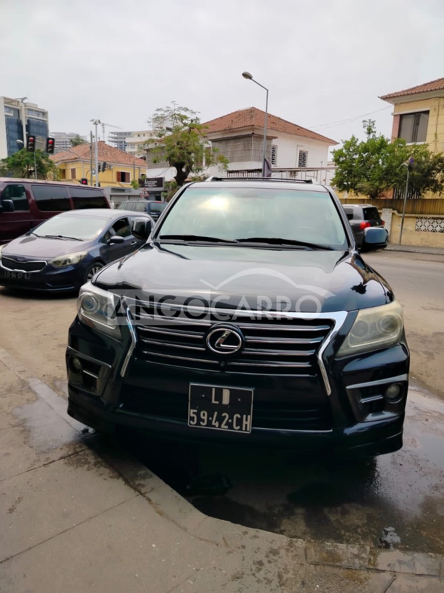 Lexus LX 570 2012 (Gasolina) - Angocarro