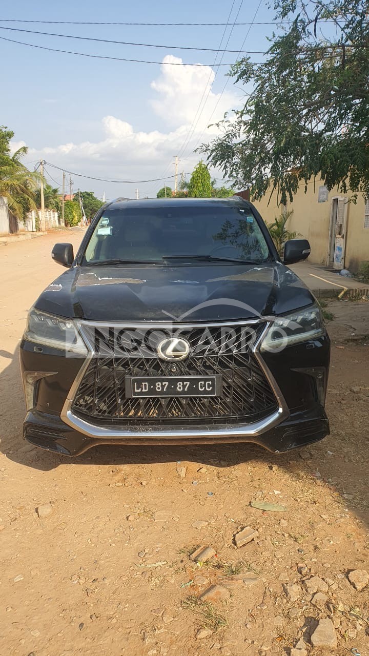 Lexus LX 570 2012 (Gasolina) - Angocarro