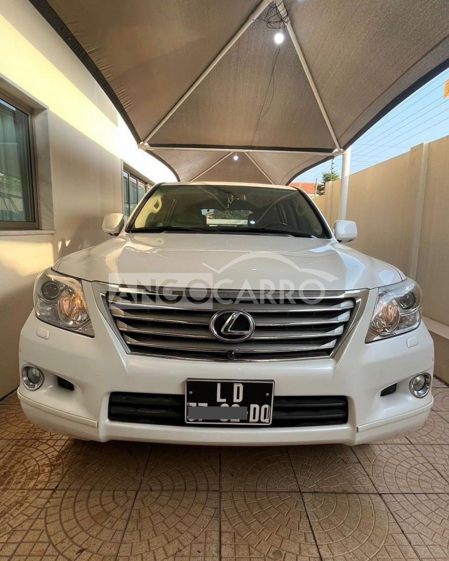 Lexus LX 570 2012 (Gasolina) - Angocarro