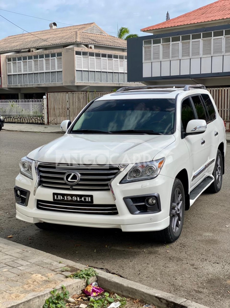 Lexus LX 570 2012 (Gasolina) - Angocarro