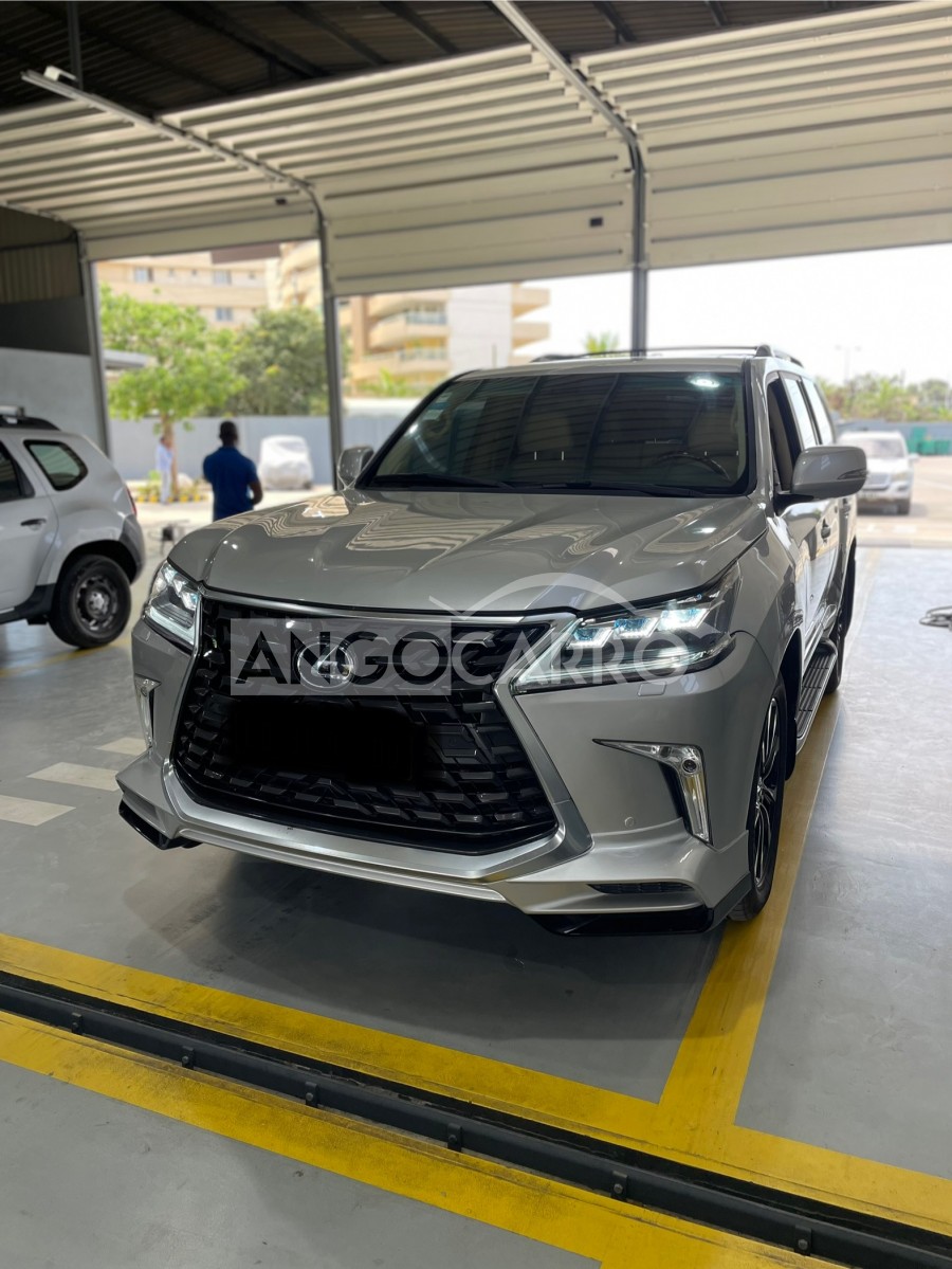 Lexus LX 570 2012 (Gasolina) - Angocarro