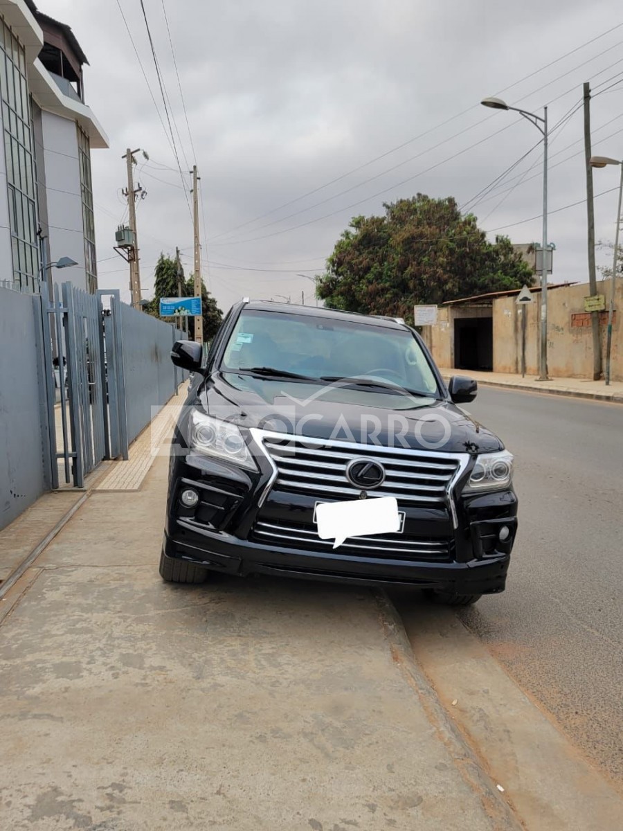 Lexus LX 570 2013 (Gasolina) - Angocarro