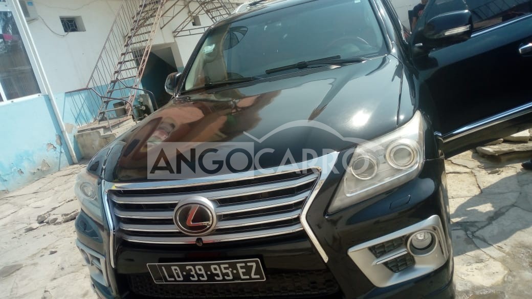 Lexus LX 570 2013 (Gasolina) - Angocarro