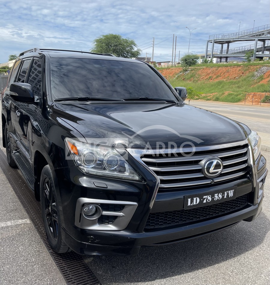 Lexus LX 570 2014 (Gasolina) - Angocarro