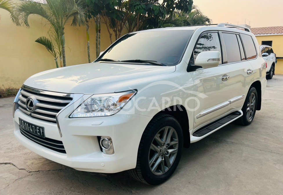 Lexus LX 570 2014 (Gasolina) - Angocarro