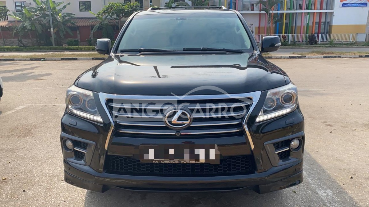 Lexus LX 570 2014 (Gasolina) - Angocarro