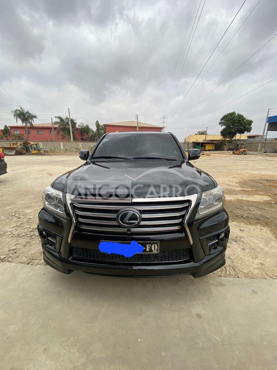 Lexus LX 570 2014 (Gasolina) - Angocarro