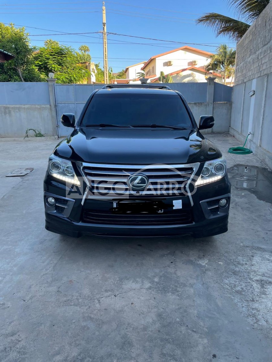Lexus LX 570 2014 (Gasolina) - Angocarro