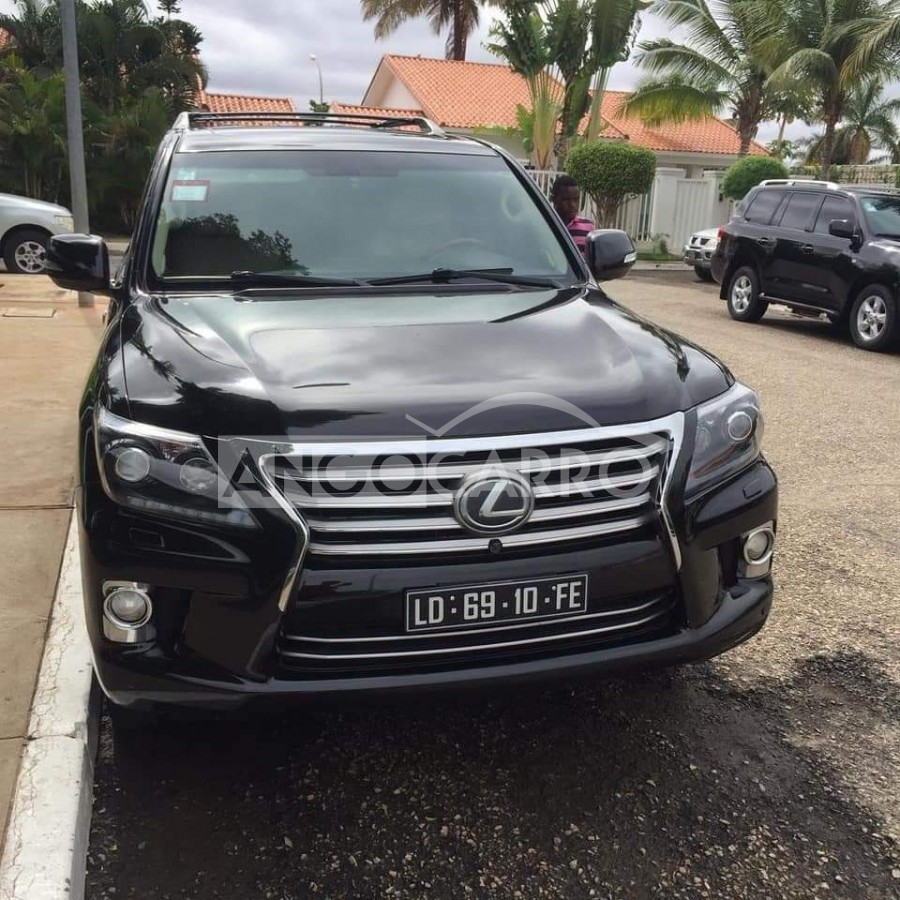 Lexus LX 570 2014 (Gasolina) - Angocarro