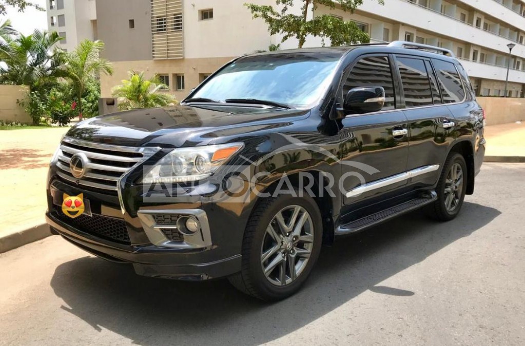Lexus LX 570 2014 (Gasolina) - Angocarro