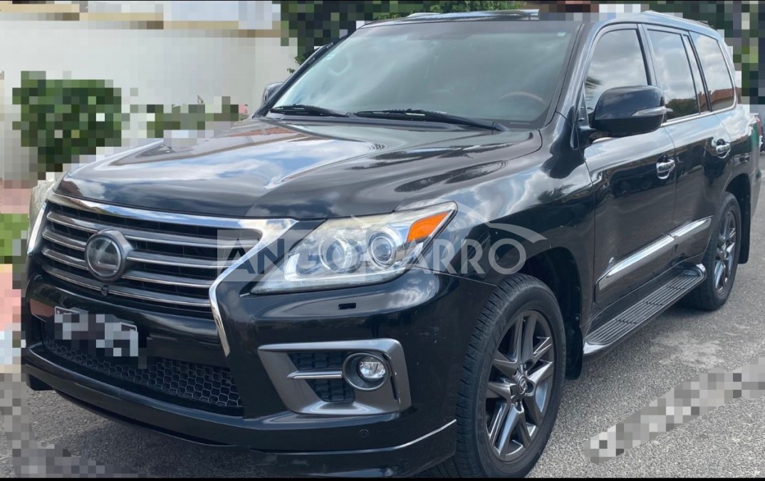 Lexus LX 570 2015 (Gasolina) - Angocarro