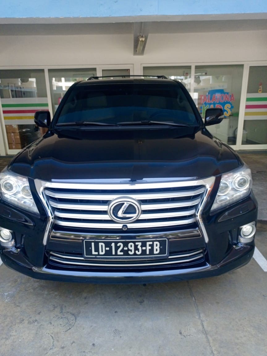 Lexus LX 570 2015 (Gasolina) - Angocarro