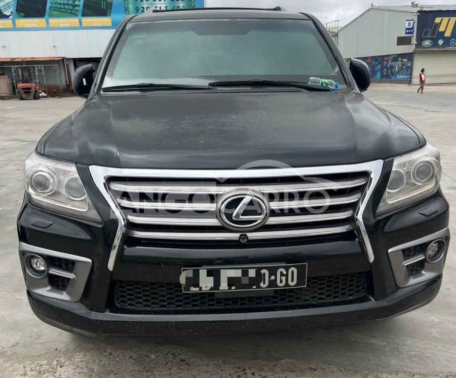 Lexus LX 570 2015 (Gasolina) - Angocarro
