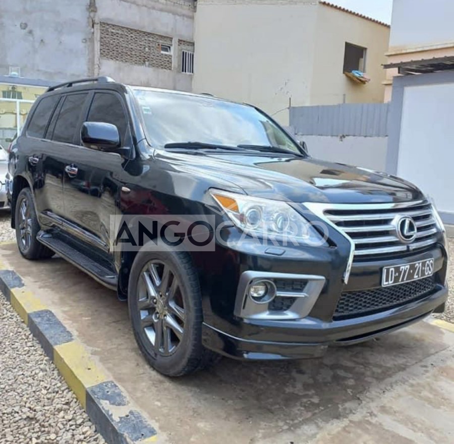 Lexus LX 570 2015 (Gasolina) - Angocarro