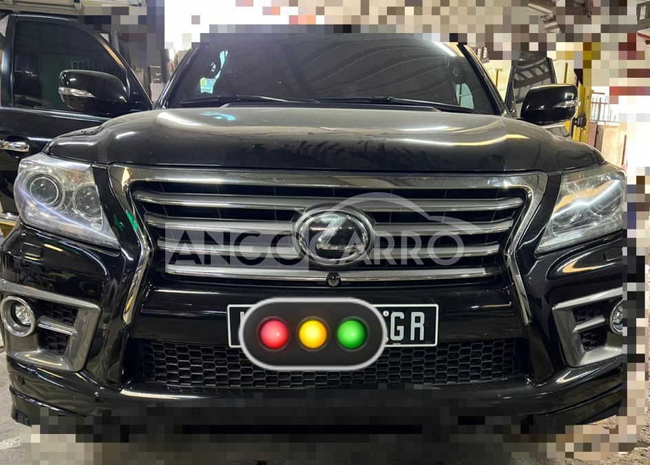 Lexus LX 570 2015 (Gasolina) - Angocarro