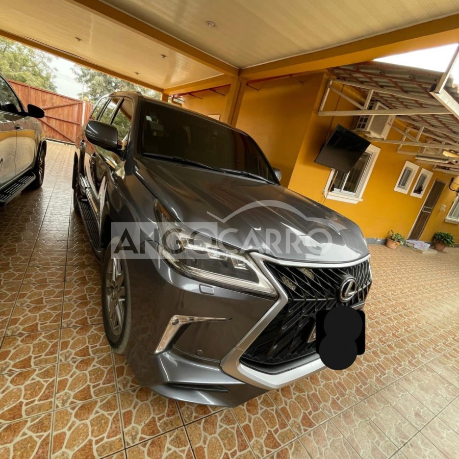 Lexus LX 570 2015 (Gasolina) - Angocarro