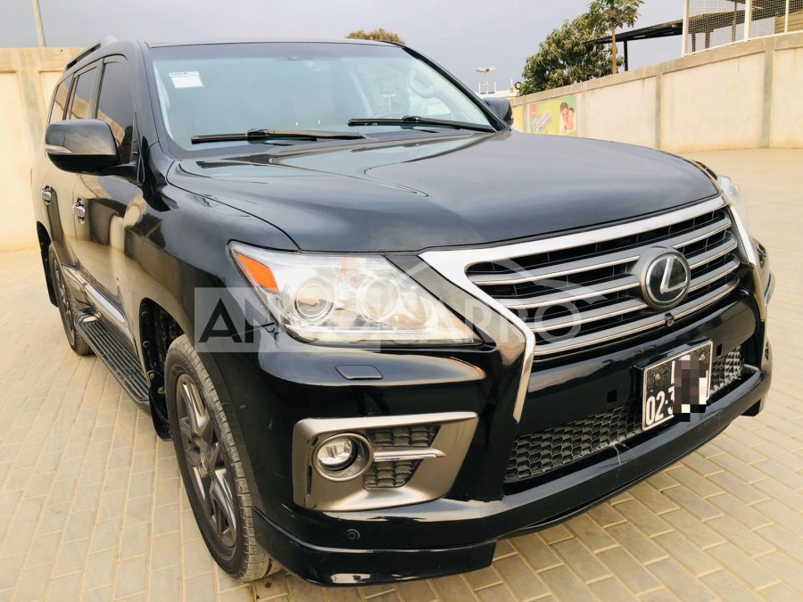 Lexus LX 570 2015 (Gasolina) - Angocarro