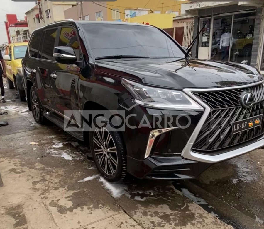 Lexus LX 570 2015 (Gasolina) - Angocarro