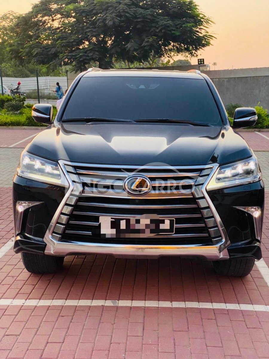 Lexus LX 570 2016 (Gasolina) - Angocarro