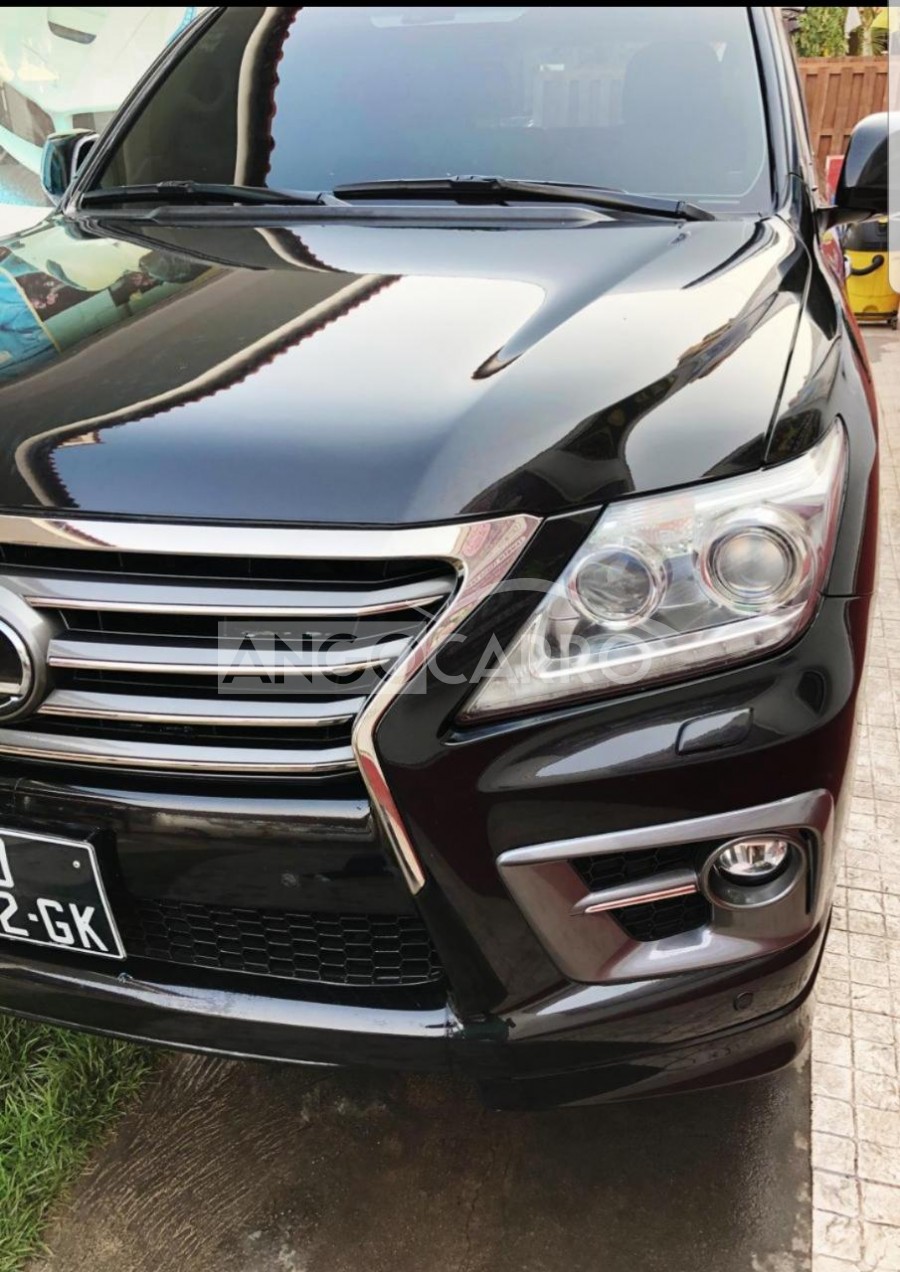 Lexus LX 570 2016 (Gasolina) - Angocarro