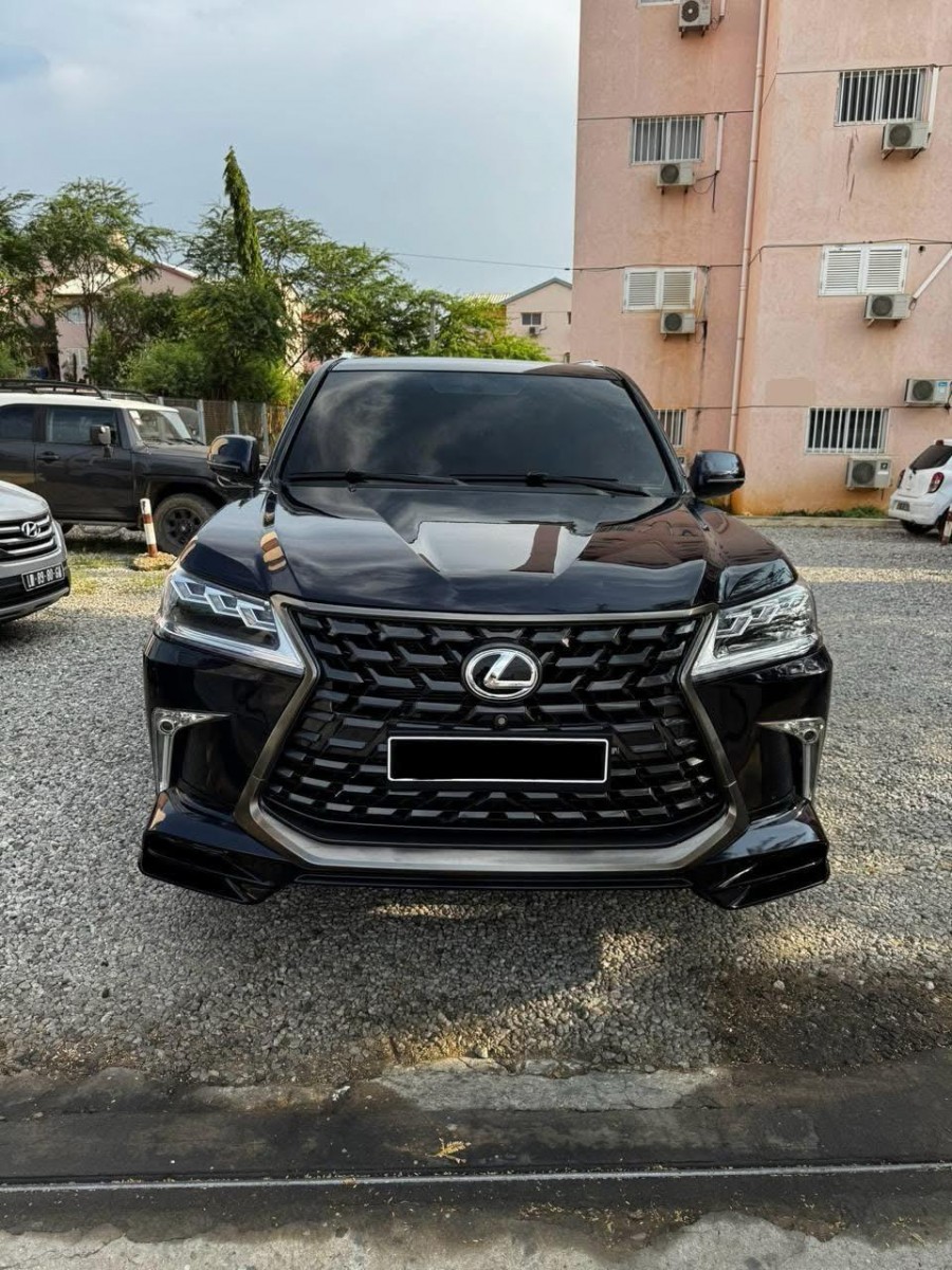 Lexus LX 570 2016 (Gasolina) - Angocarro