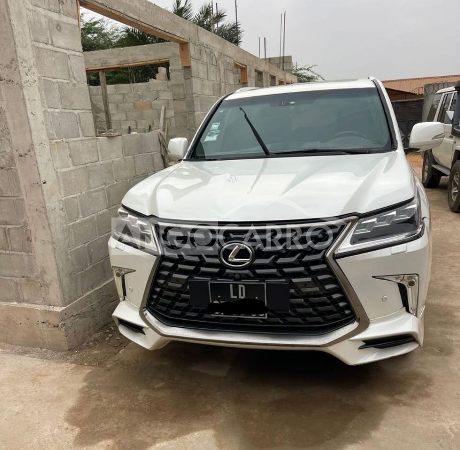 Lexus LX 570 2016 (Gasolina) - Angocarro