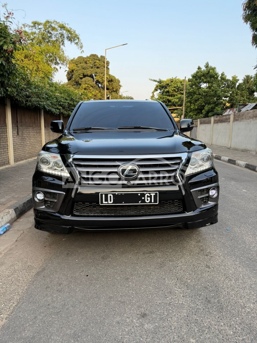 Lexus LX 570 2016 (Gasolina) - Angocarro