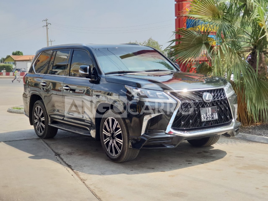 Lexus LX 570 2017 (Gasolina) - Angocarro
