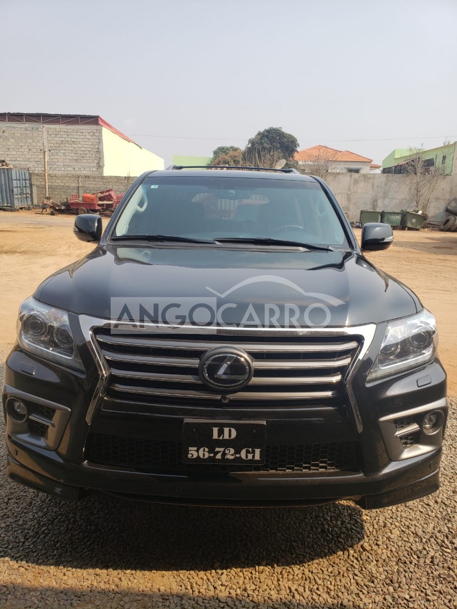 Lexus LX 570 2017 (Gasolina) - Angocarro