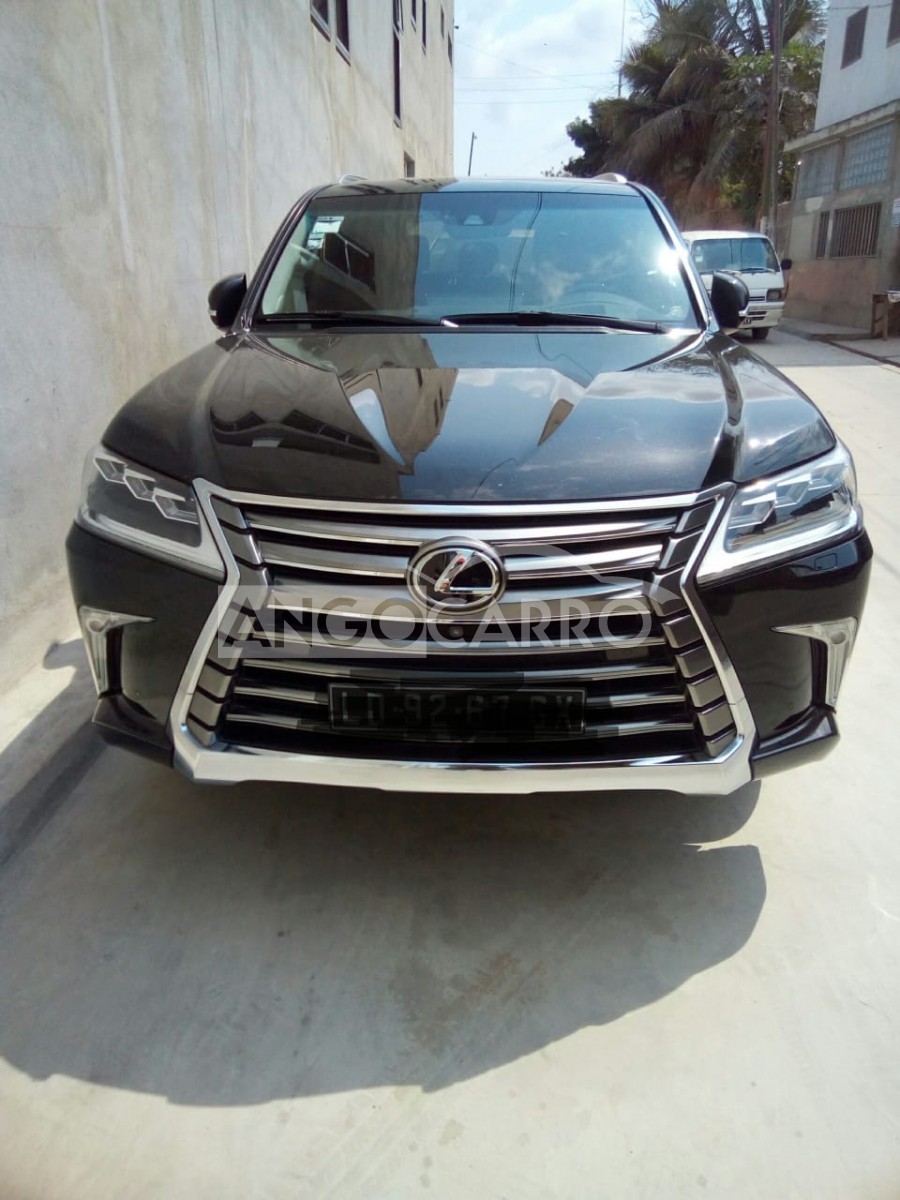 Lexus LX 570 2017 (Gasolina) - Angocarro