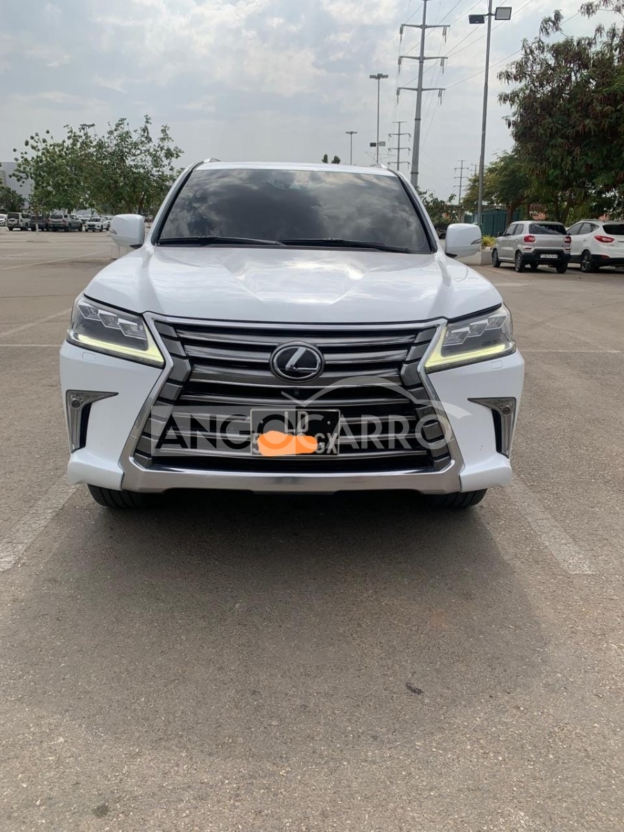 Lexus LX 570 2017 (Gasolina) - Angocarro