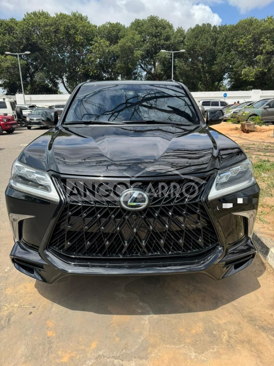 Lexus LX 570 2017 (Gasolina) - Angocarro