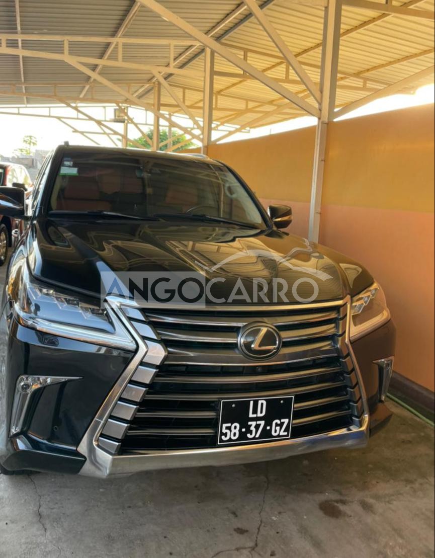 Lexus LX 570 2017 (Gasolina) - Angocarro