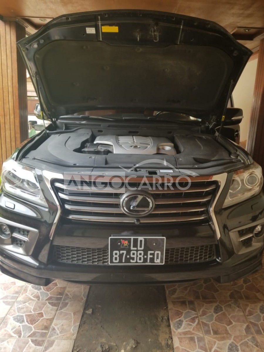 Lexus LX 570 2017 (Gasolina) - Angocarro