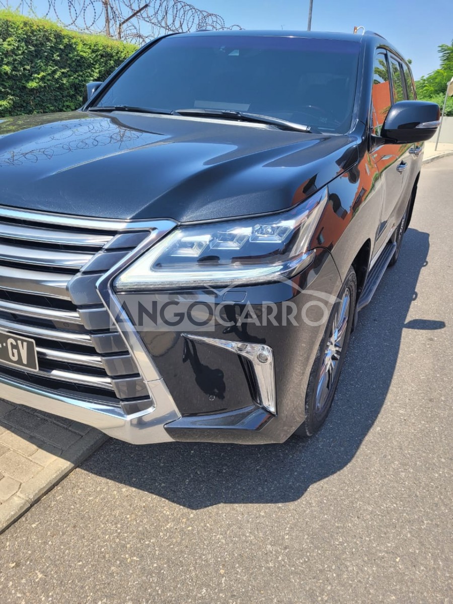 Lexus LX 570 2017 (Gasolina) - Angocarro