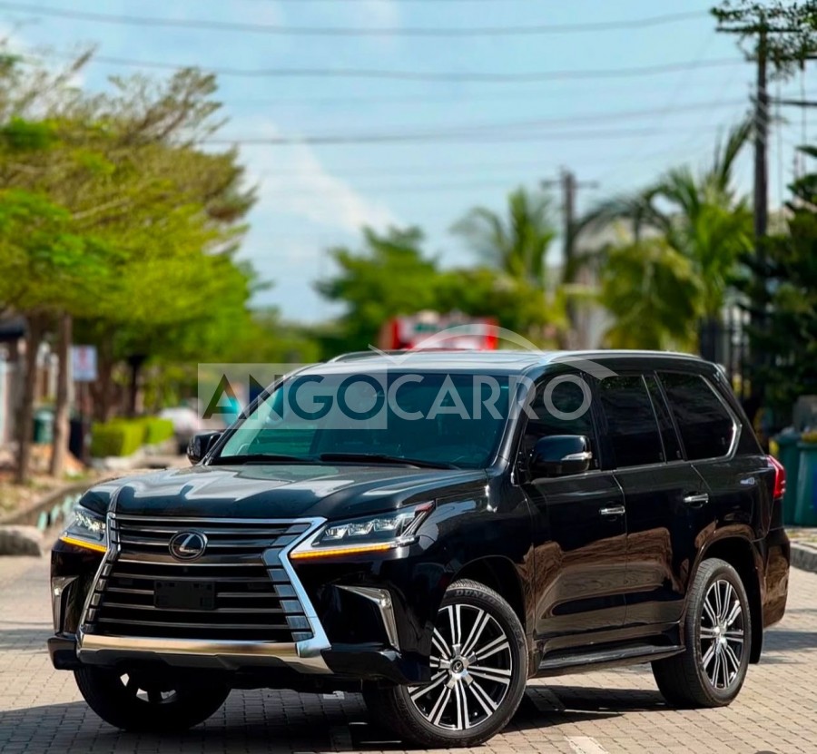Lexus LX 570 2018 (Gasolina) - Angocarro