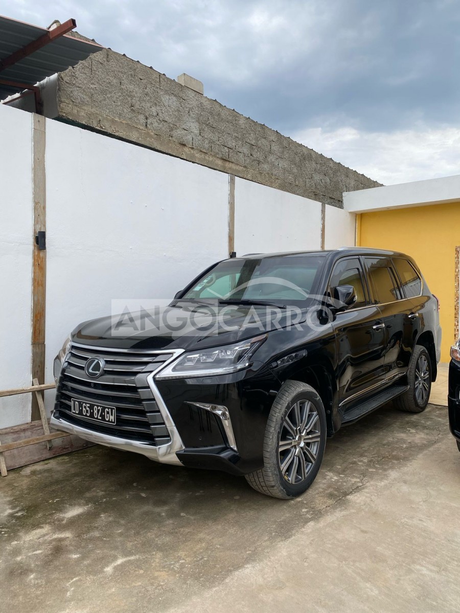 Lexus LX 570 2018 (Gasolina) - Angocarro