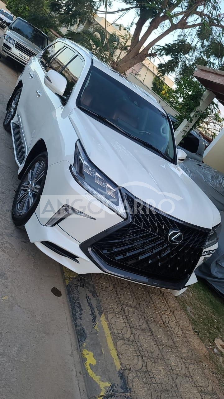 Lexus LX 570 2018 (Gasolina) - Angocarro
