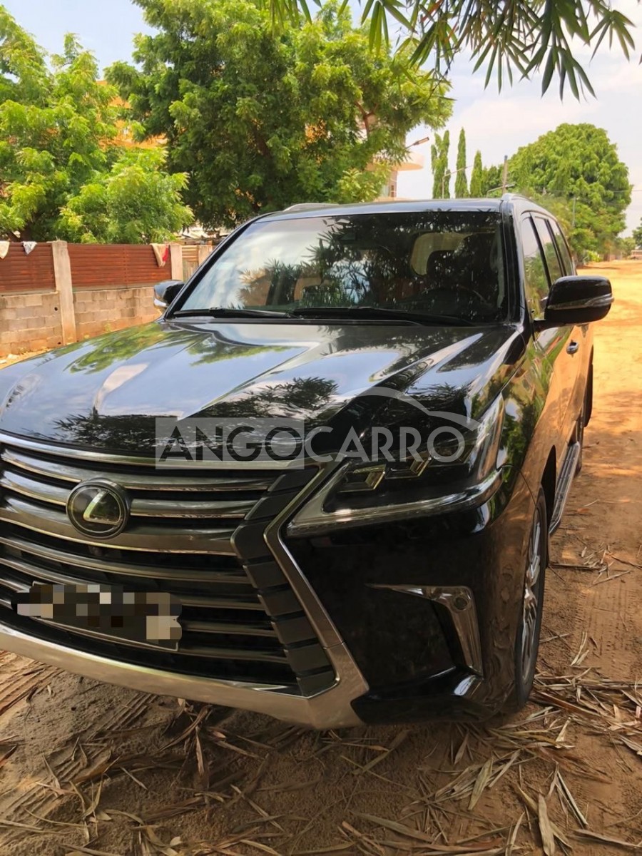 Lexus LX 570 2018 (Gasolina) - Angocarro