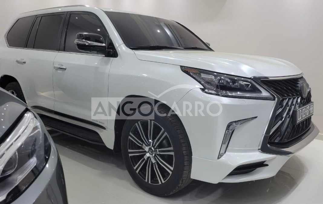 Lexus LX 570 2018 (Gasolina) - Angocarro