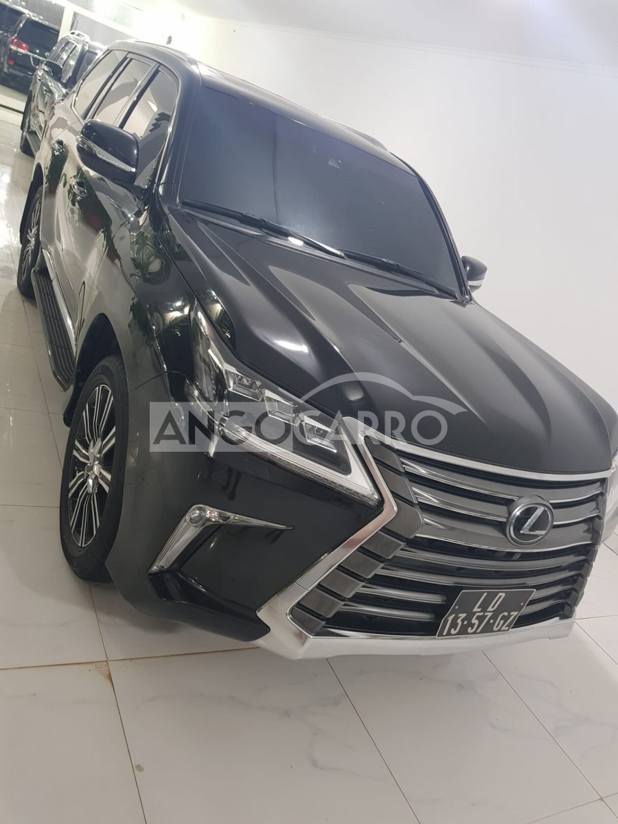 Lexus LX 570 2018 (Gasolina) - Angocarro