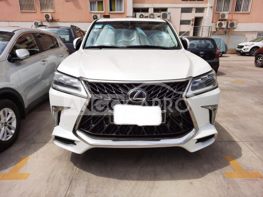 Lexus LX 570 2018 (Gasolina) - Angocarro