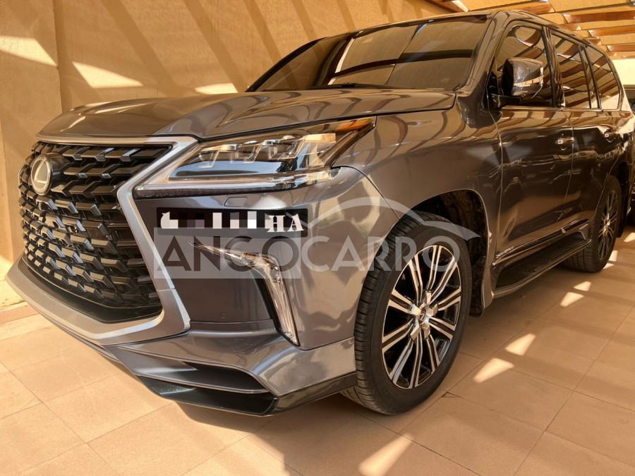 Lexus LX 570 2018 (Gasolina) - Angocarro