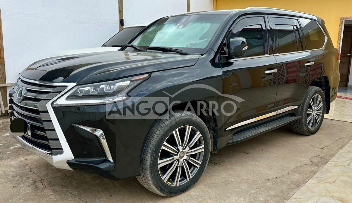 Lexus LX 570 2018 (Gasolina) - Angocarro
