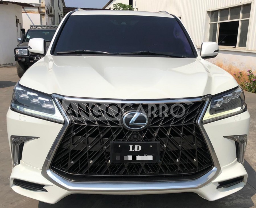 Lexus LX 570 2018 (Gasolina) - Angocarro