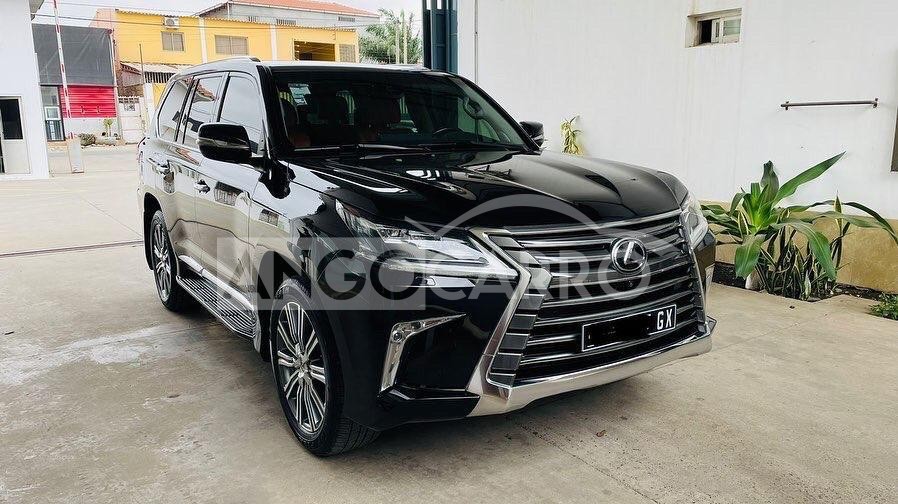 Lexus LX 570 2018 (Gasolina) - Angocarro