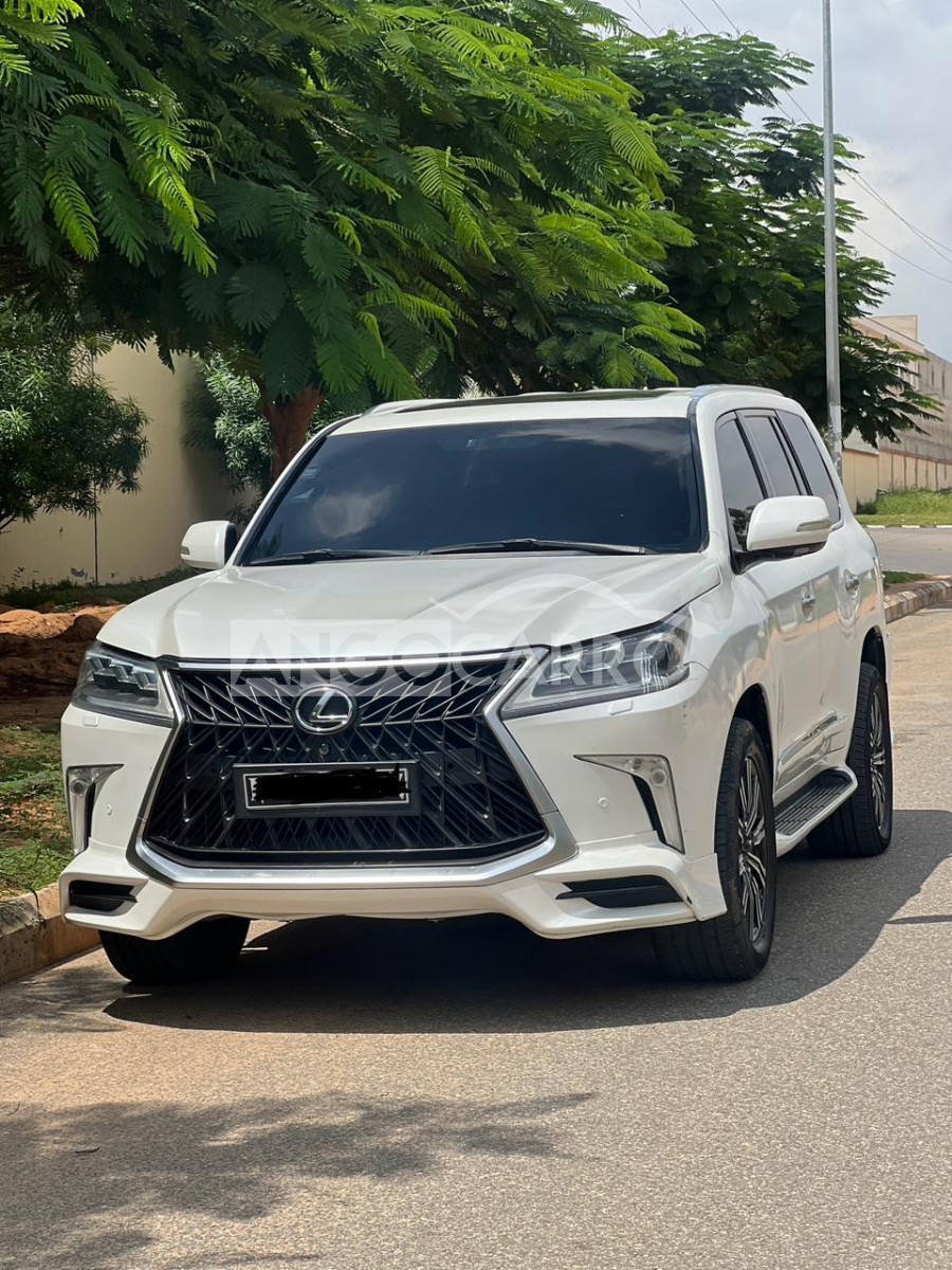 Lexus LX 570 2019 (Gasolina) - Angocarro