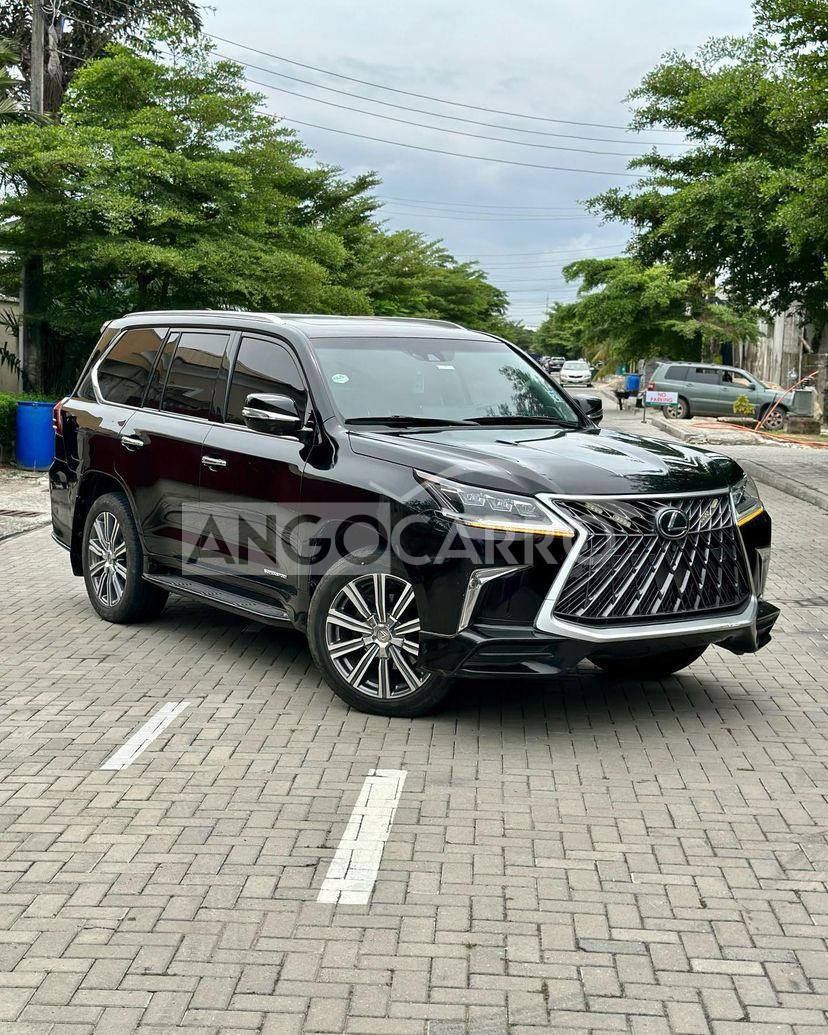 Lexus LX 570 2020 (Gasolina) - Angocarro