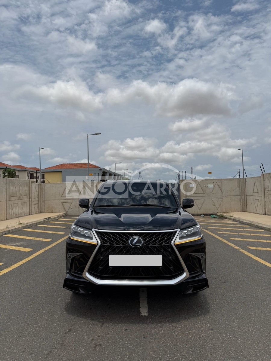 Lexus LX 570 2021 (Gasolina) - Angocarro