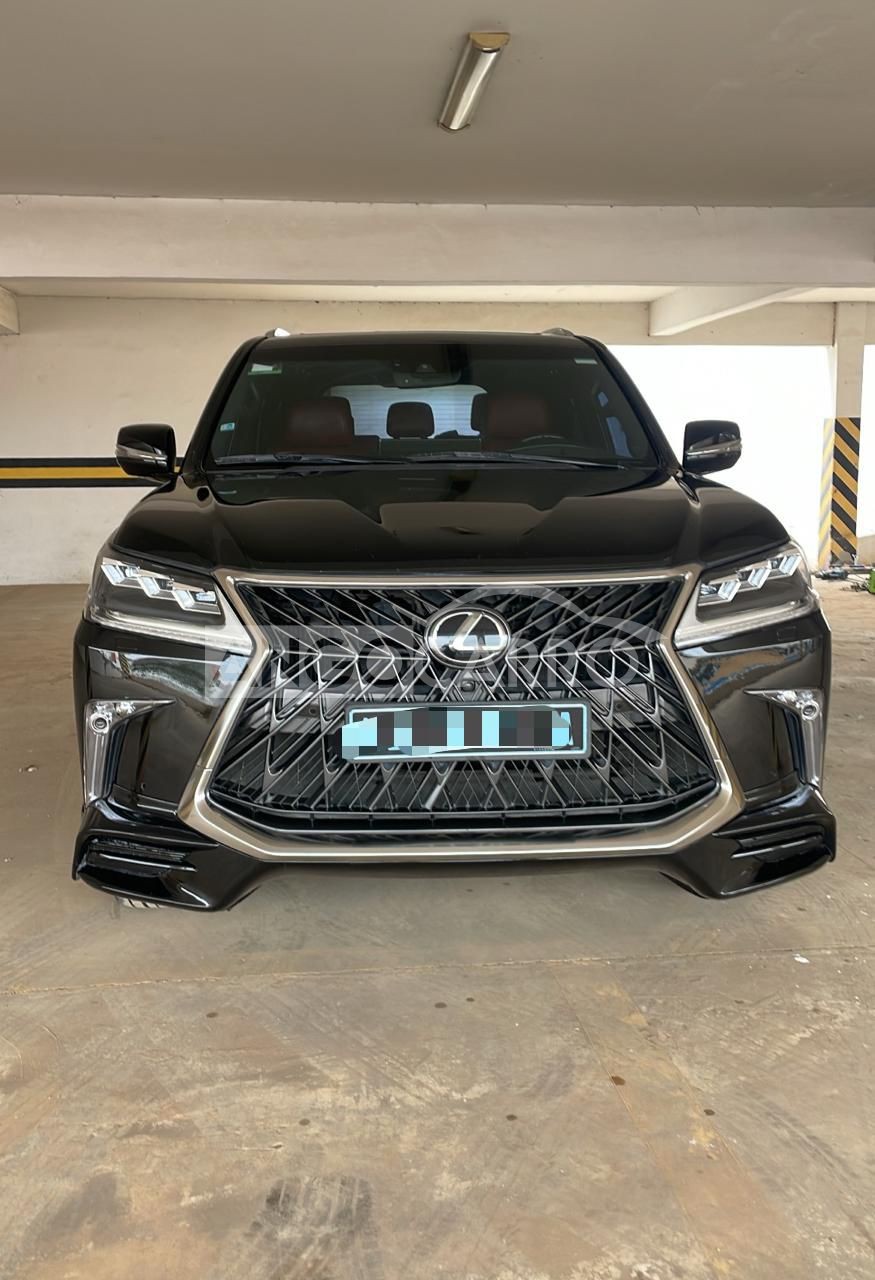 Lexus LX 570 2021 (Gasolina) - Angocarro